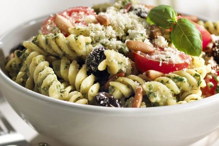 Fusilli au pesto et aux tomates fraîches | Plaisirs laitiers
