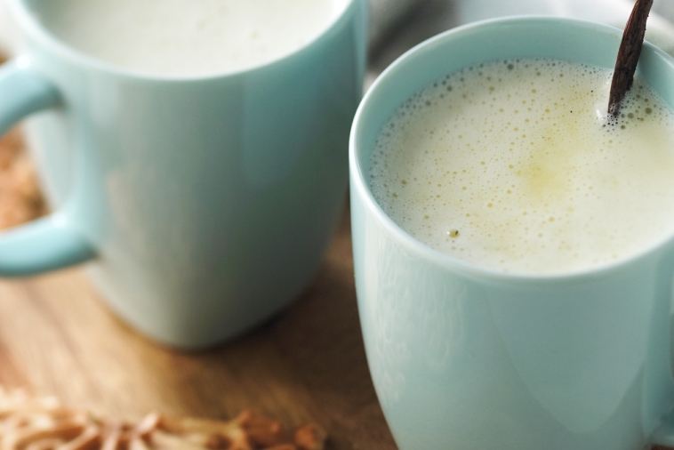 Boisson chaude au chocolat blanc | Plaisirs laitiers